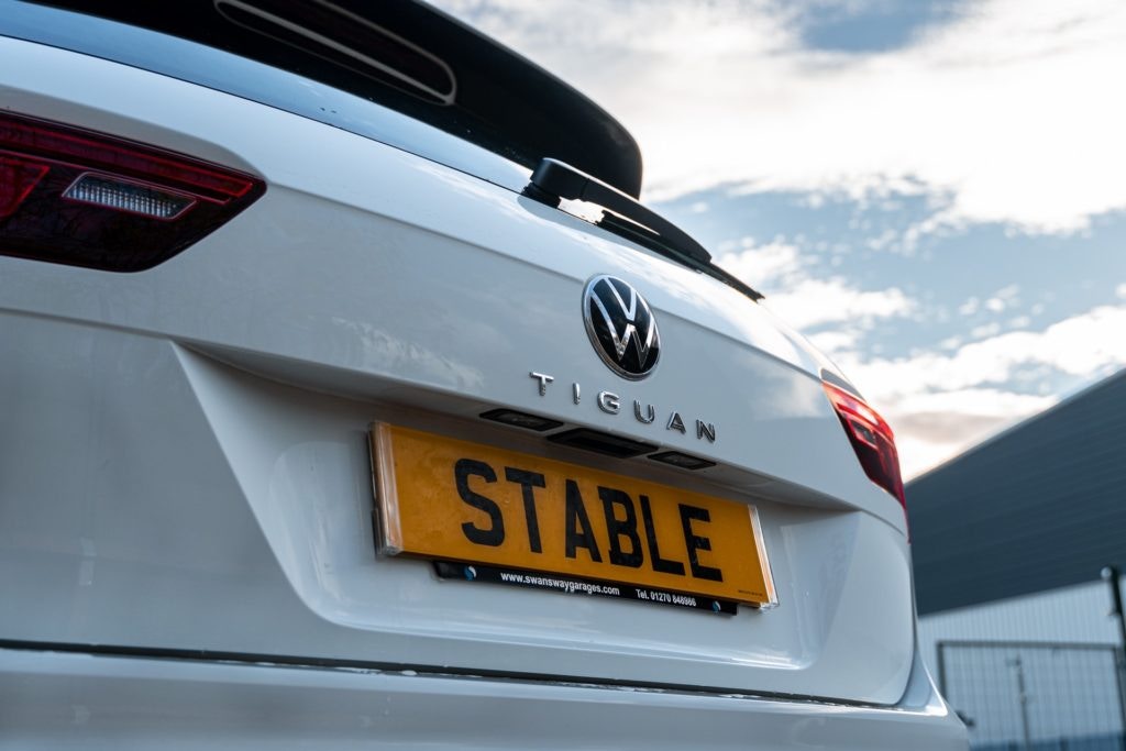 Selling my car with a private plate - The Ultimate Guide (2024) | Motorway