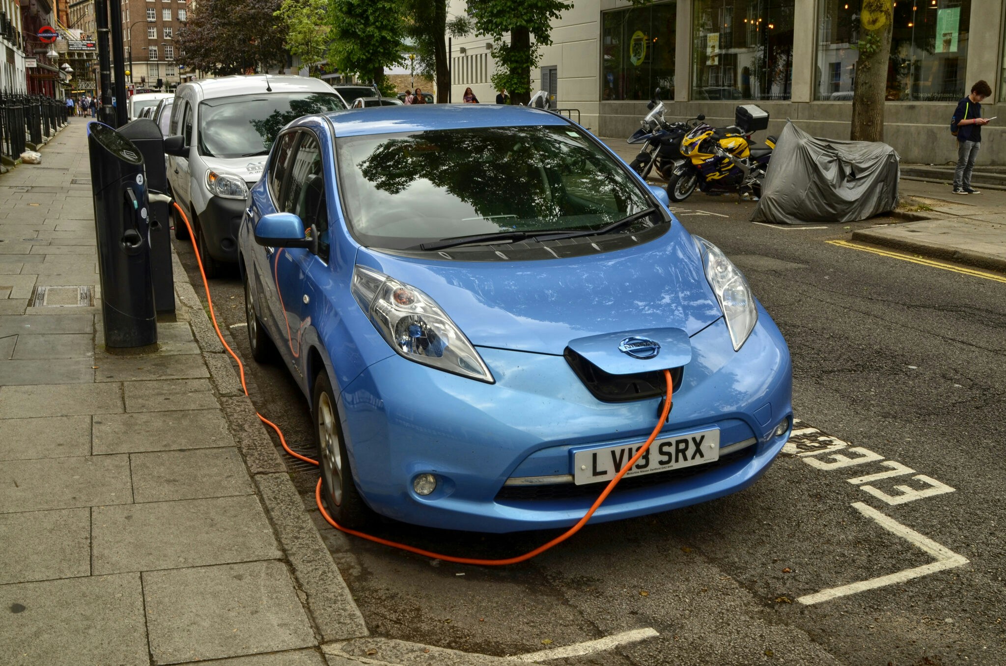 Are Electric Cars Heavier Than Petrol Cars? (2025 Update) | Motorway