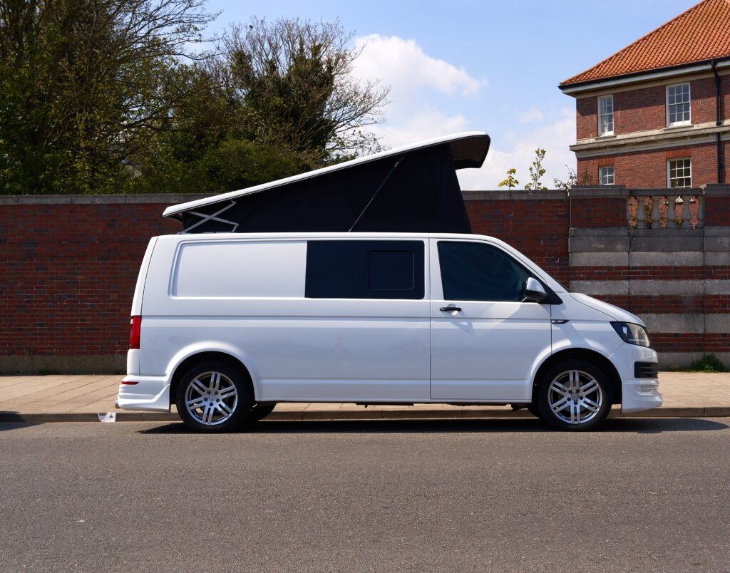 How Much Does It Cost To Have Van Windows Fitted? (2025) | Motorway