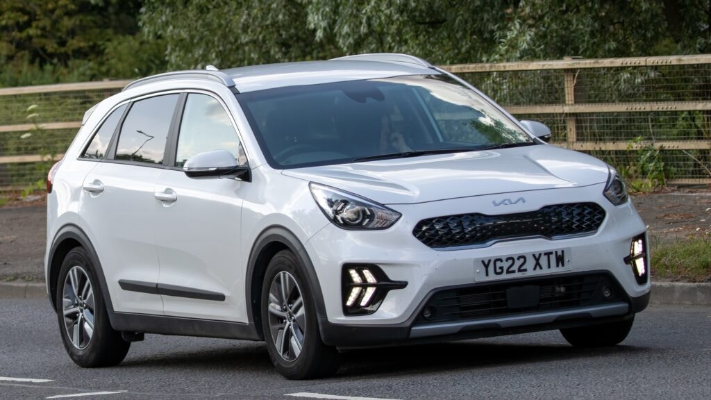 Best Small Hybrid Cars (2025 Update & Reviews) | Motorway