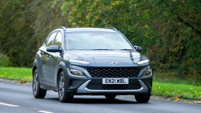 Best Small Hybrid Cars (2025 Update & Reviews) | Motorway