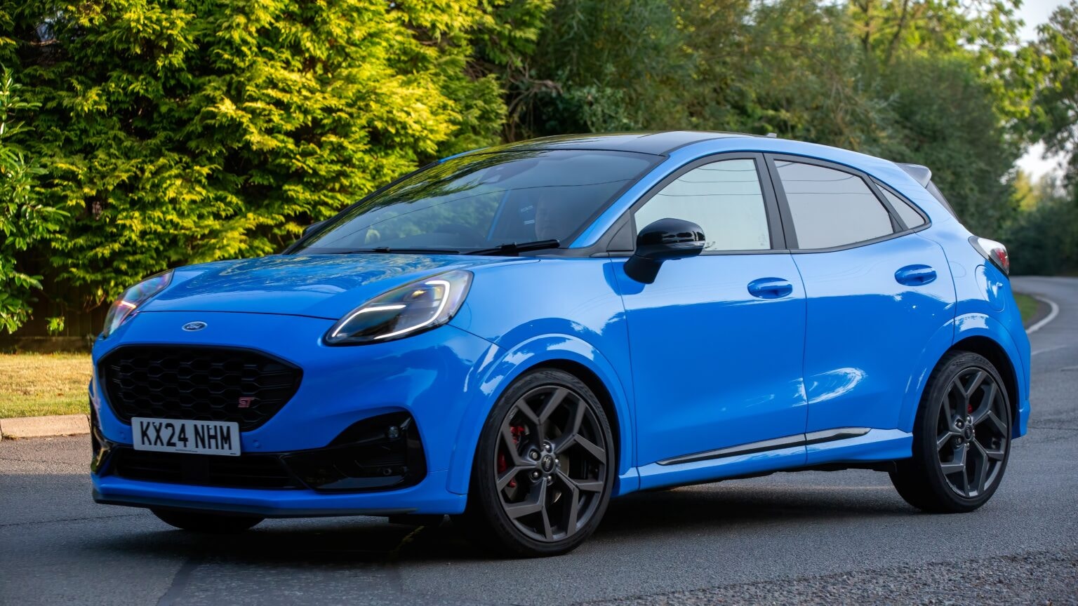 Best Small Hybrid Cars (2026 Update & Reviews) | Motorway