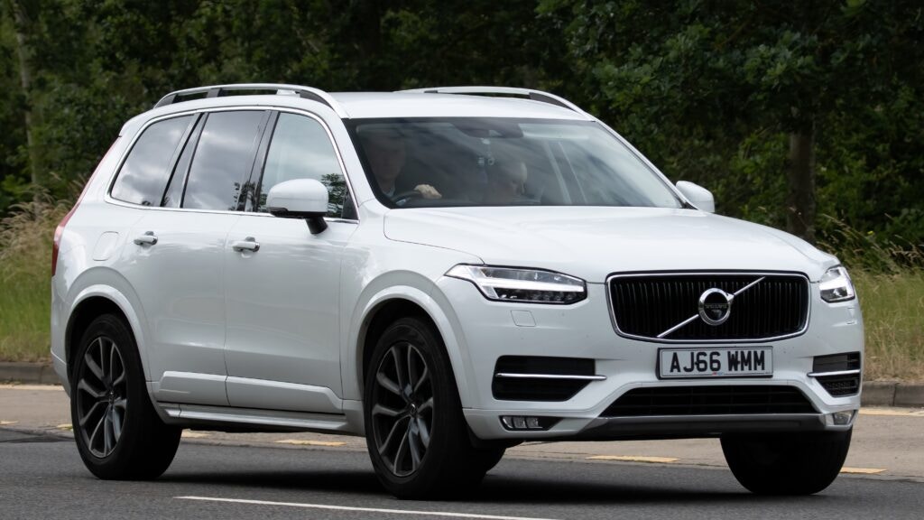 Best Plug-In Hybrid Cars (2026 Update & Reviews) | Motorway
