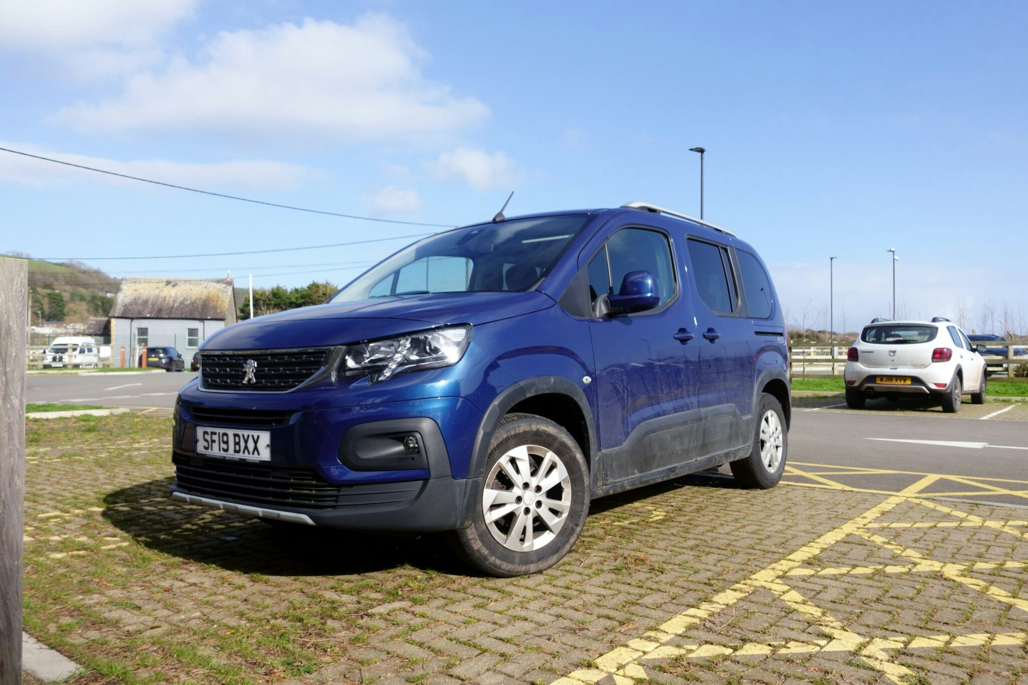 Best Cars With Sliding Doors (2025 Update & Reviews) | Motorway