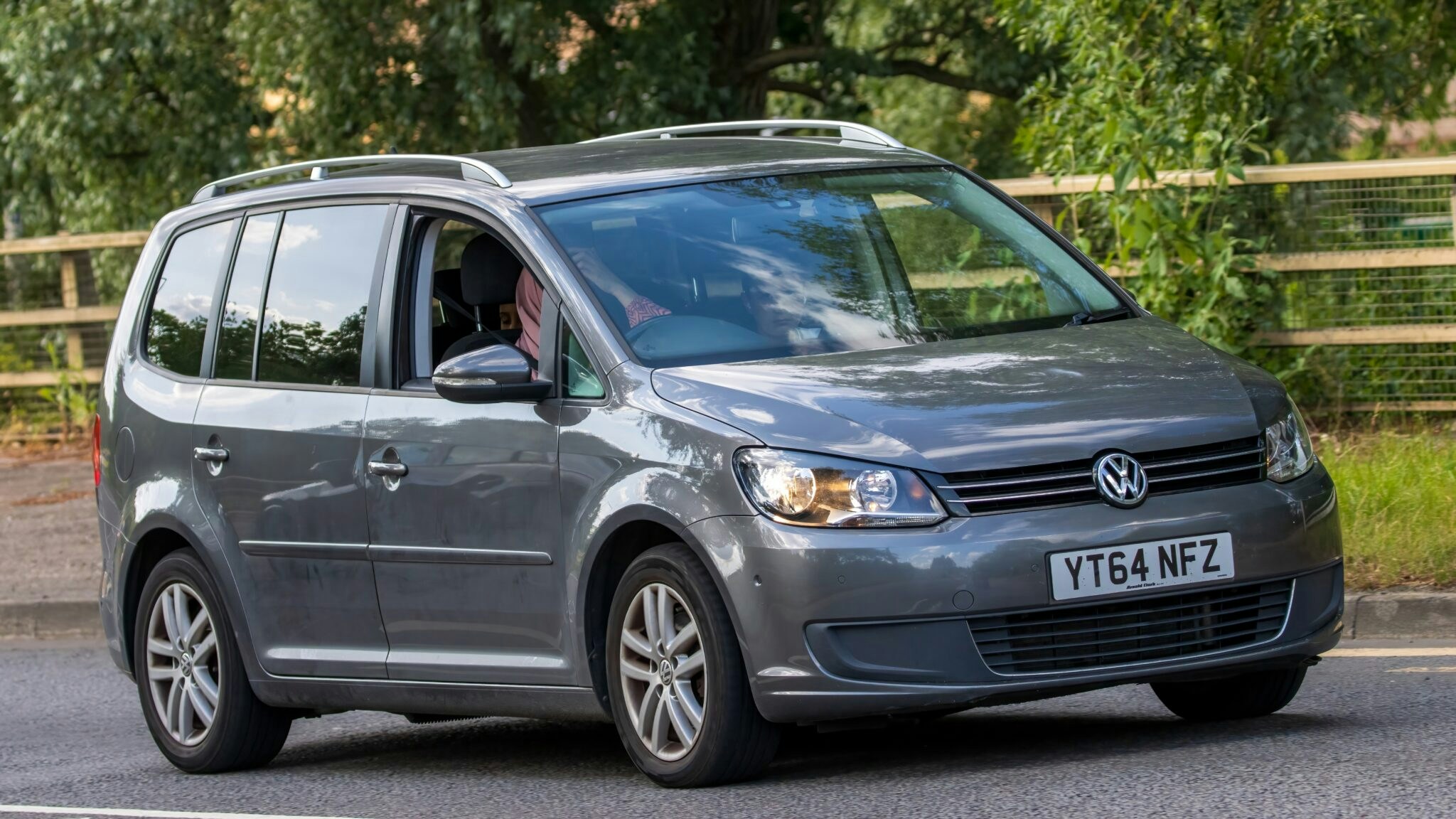 Best 7 Seater Cars (2026 Update & Reviews) | Motorway